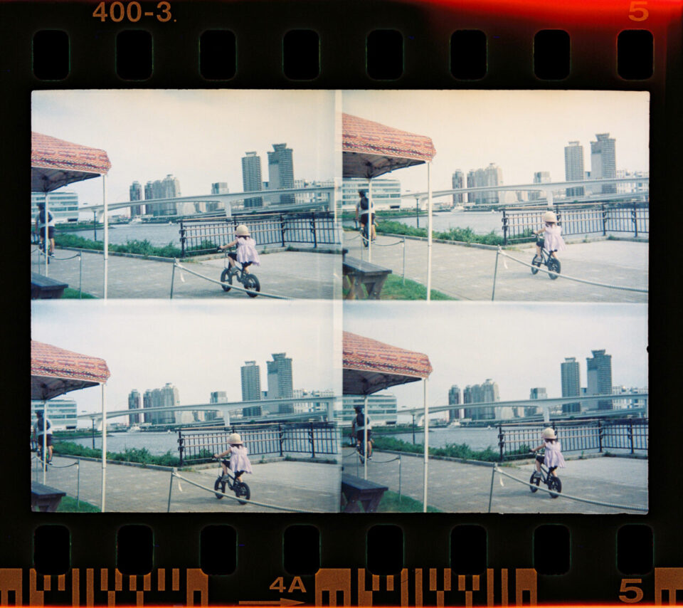 【作例あり】lomographyのフィルムカメラaction samplerとLOMOKINOの使い方Penful｜ペンフル